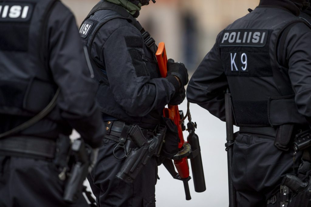 Lounais-Suomen poliisi vaatii viittä ihmistä vangittavaksi epäiltynä ...