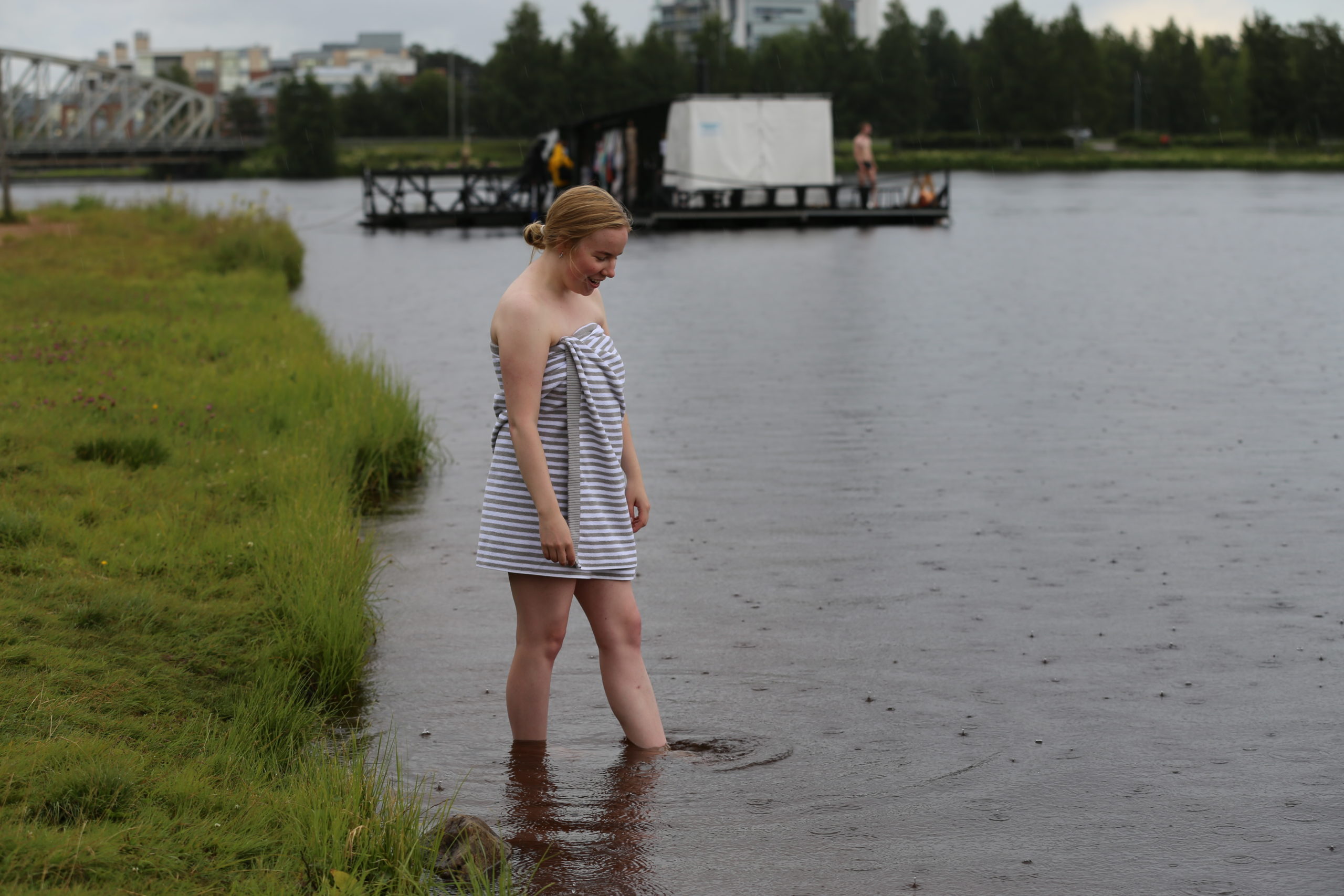 Paljas pillu saunassa. Aikuisten treffit tyylillä