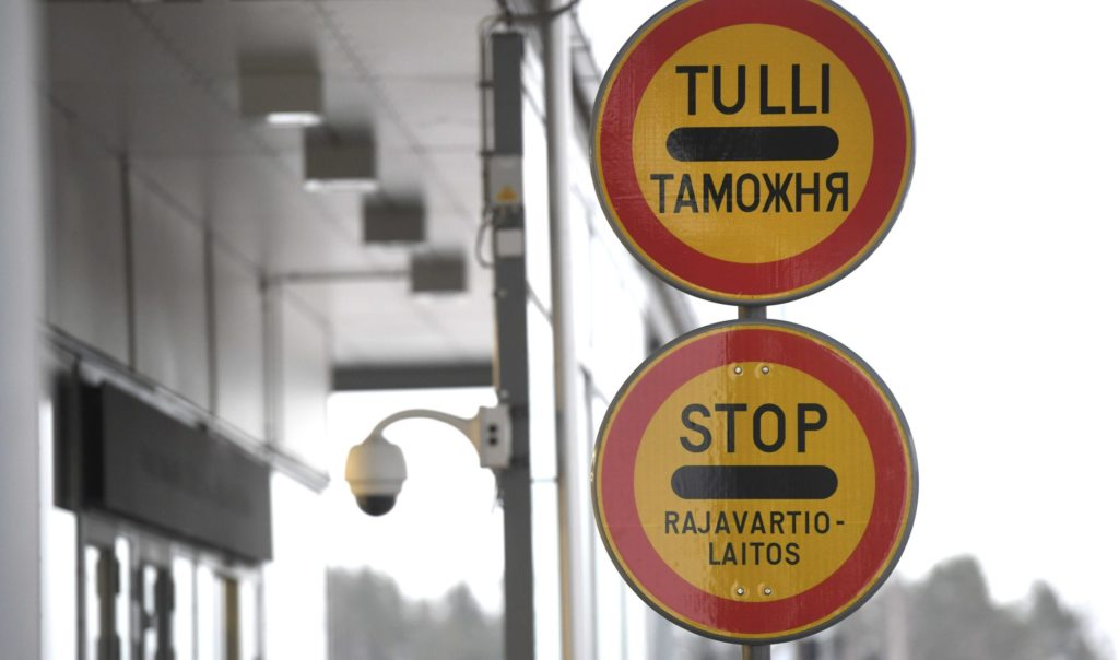 Tulli: Tuonti- ja vientipakotteet koskevat itärajalla myös ...