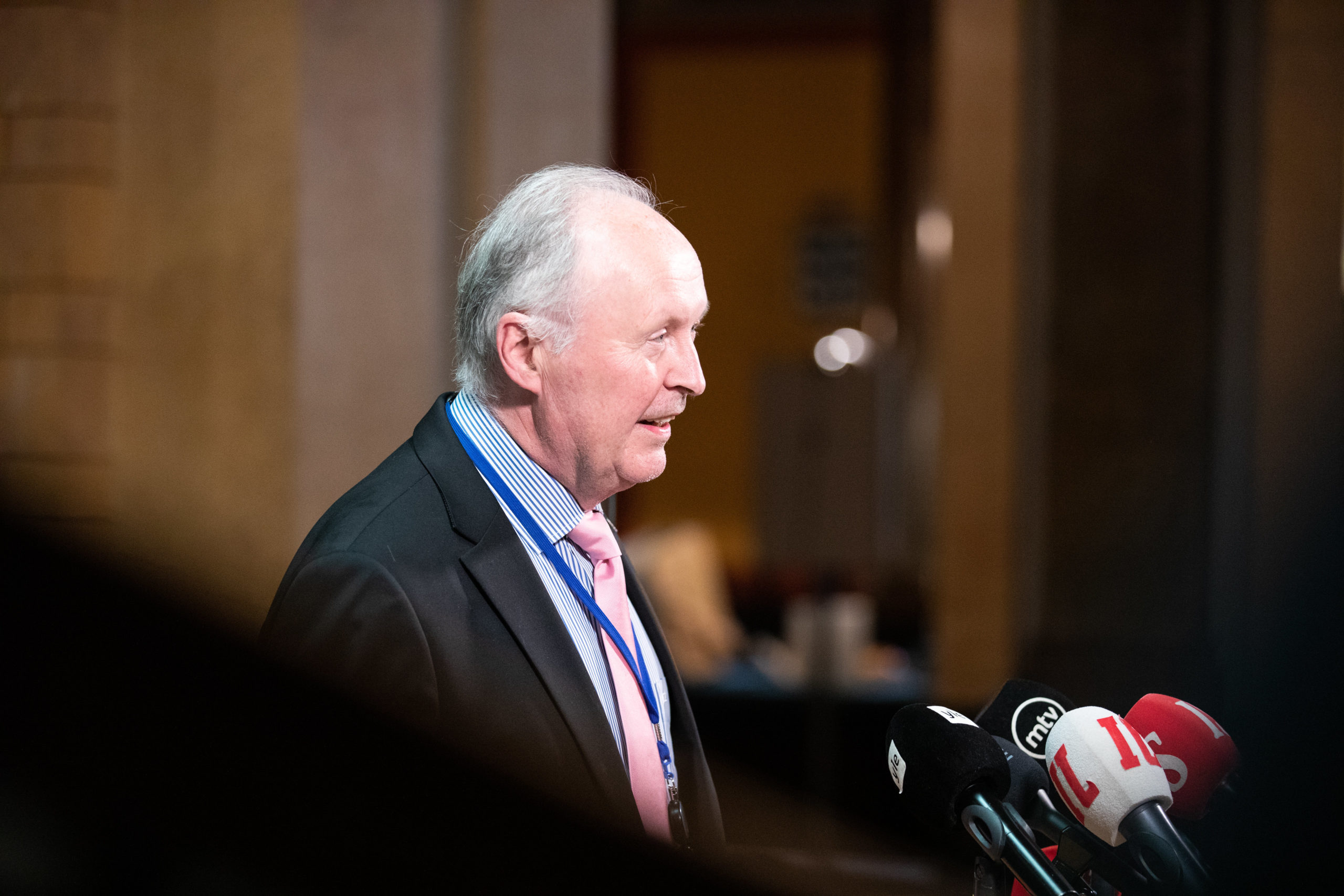 Ministeri Lindén useille medioille: Hallitus löytänyt sovun ...