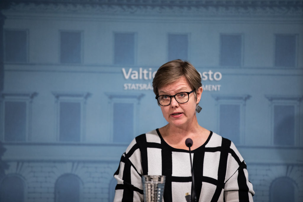 Sisäministeri Mikkonen: Ukrainalaispakolaisten määrän kasvuun ...