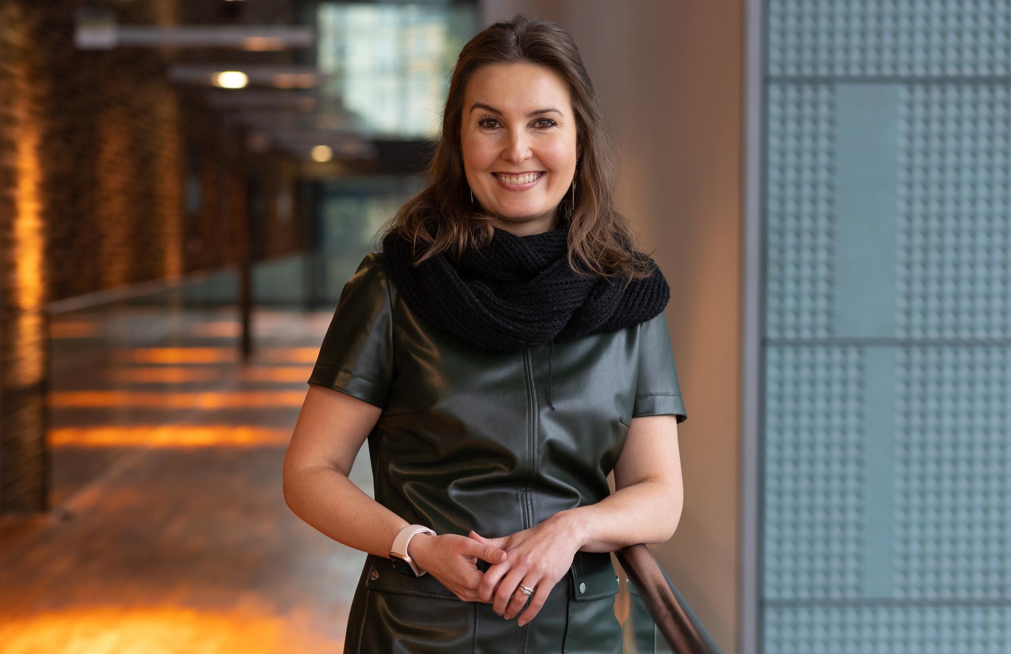 Ei oikealle, vasemmalle tai taaksepäin – vaan eteenpäin - Eeva Kalli