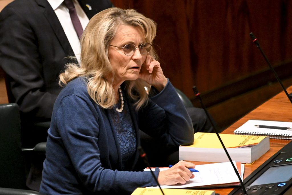 Aborttilain lievennys rysäytti arvomaailmat vastakkain eduskunnassa ...