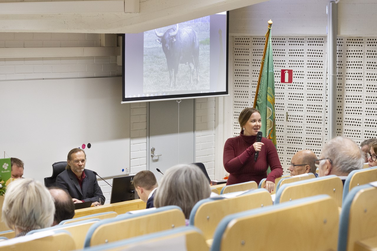 Lapin keskusta: Näpit irti meidän metsistämme, EU ...