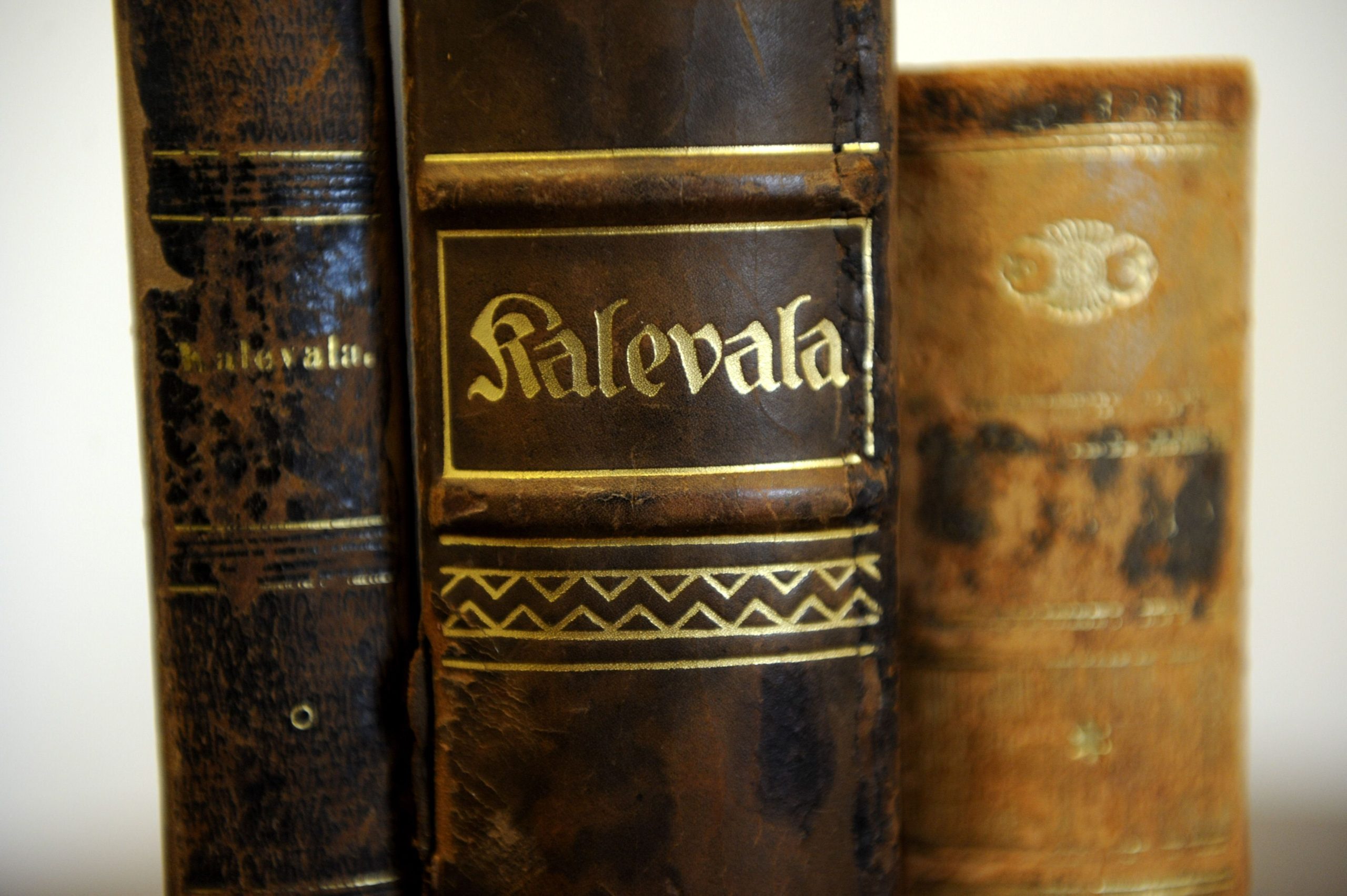 Tänään liput liehuvat Kalevalan ja suomalaisen kulttuurin kunniaksi ...