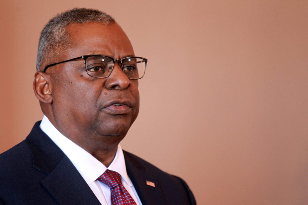 Yhdysvaltojen puolustusministeri: Amerikkalaiskoneet lentävät ...