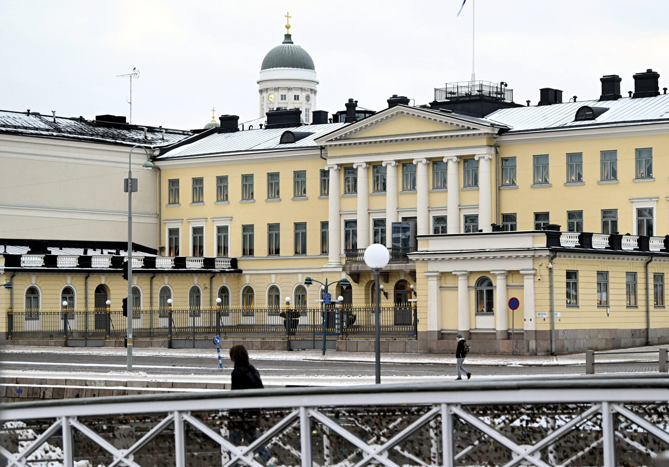 Demokraatti: Kaksi valtiosääntöoikeuden professoria arvostelee ...