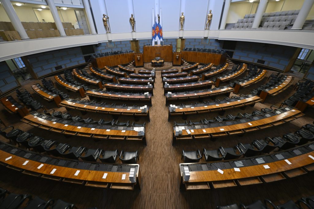 Eduskunta päätti istumajärjestyksestä – perussuomalaiset pysyy oikeassa ...