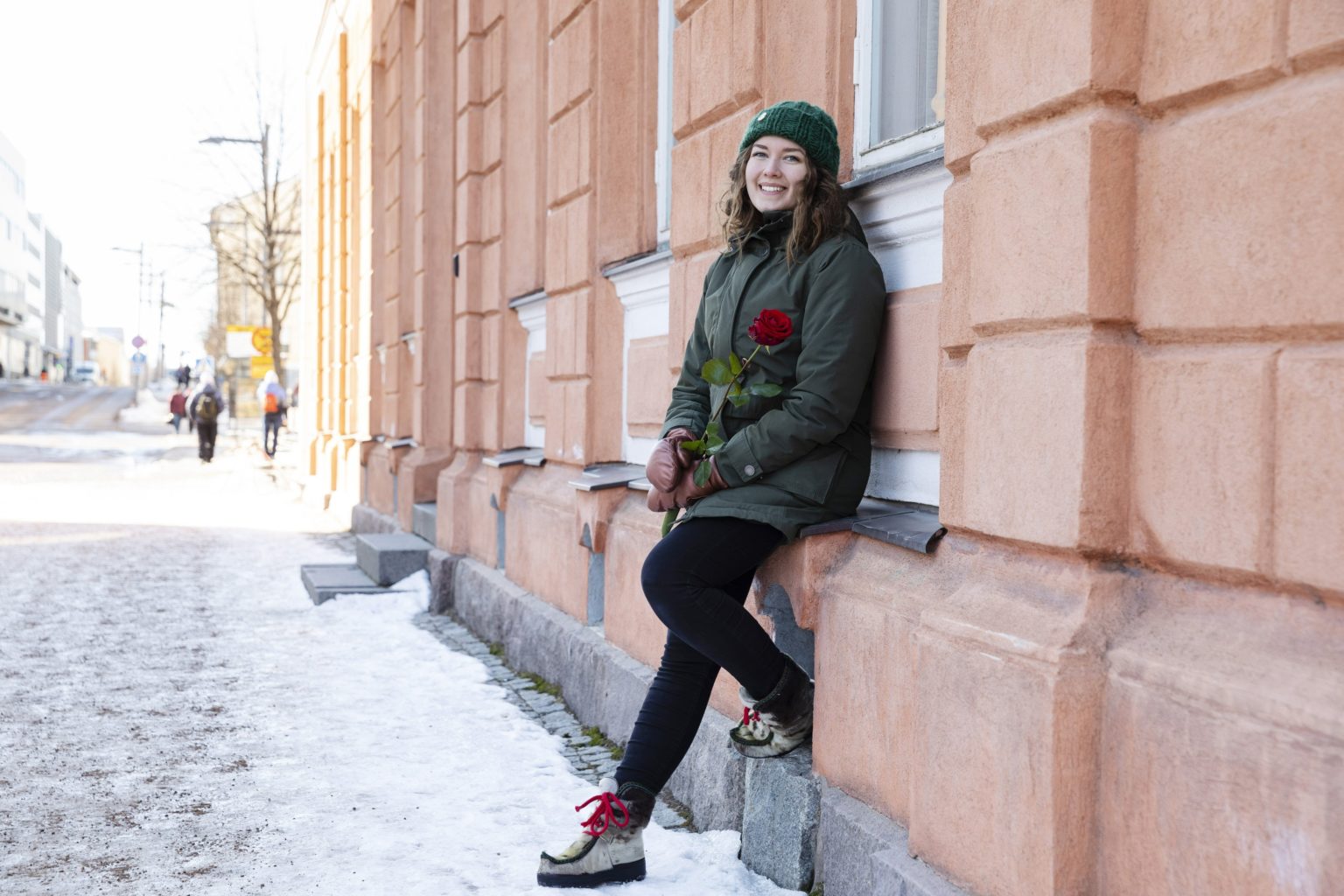 Eduskuntaan nouseva 23-vuotias Olga Oinas-Panuma: Moni halusi varmasti äänestää myös uusia ...