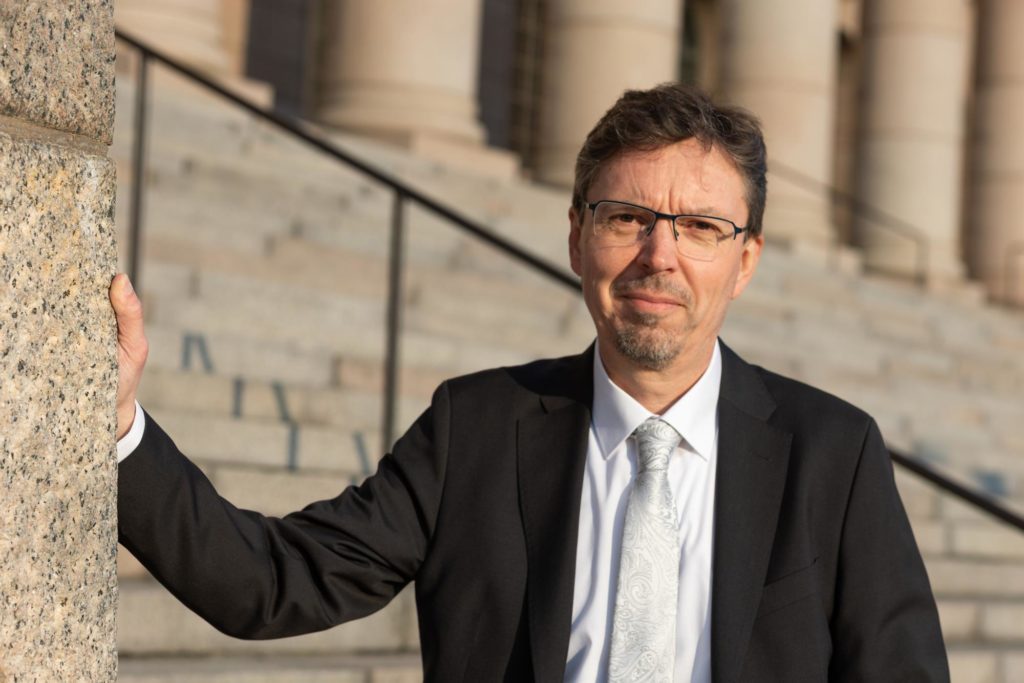 Lisää nimiä keskustan varapuheenjohtajakisaan – Kansanedustaja Vesa ...