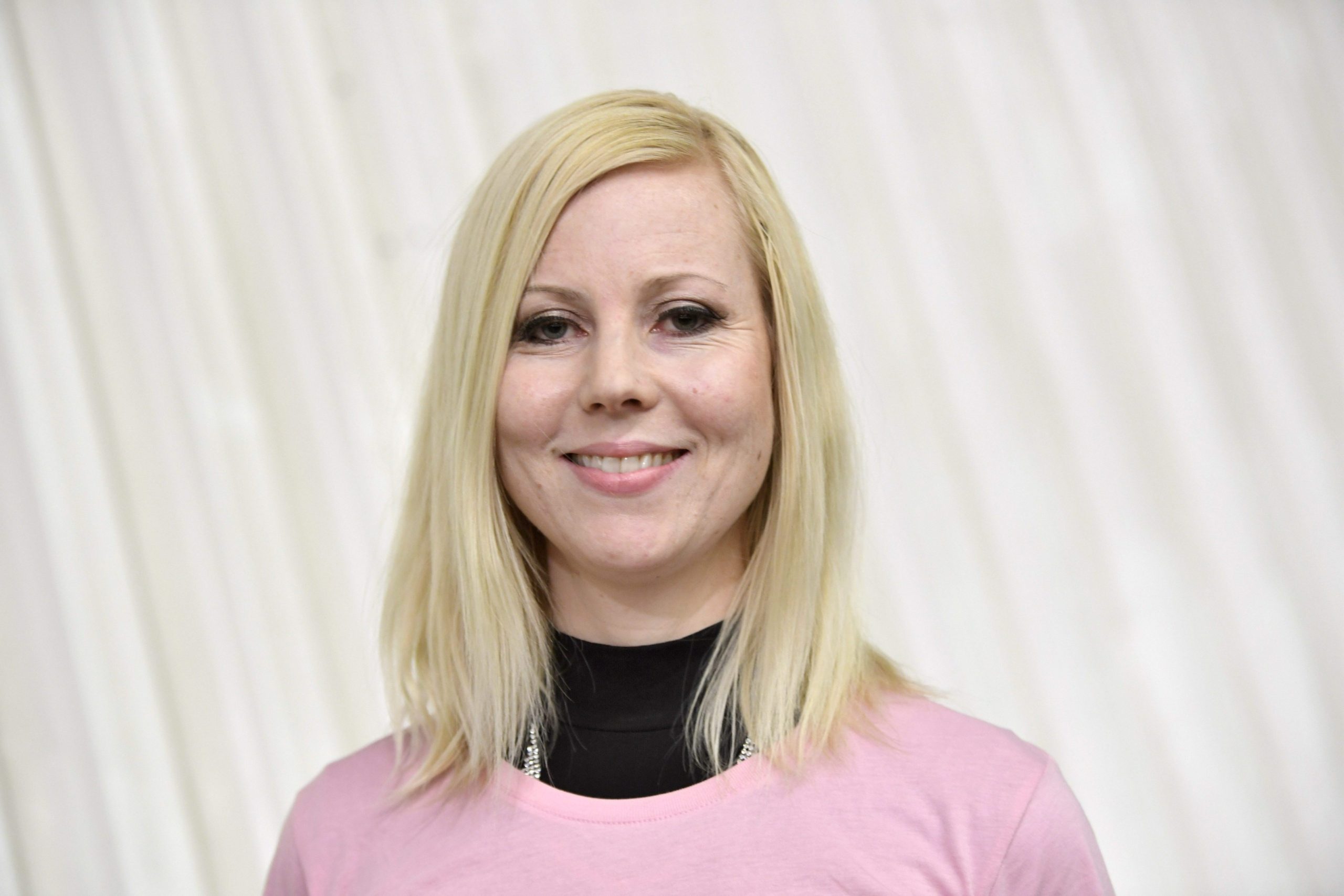 Toimittaja ja tietokirjailija Jessikka Aro on valittu Tehyn ...