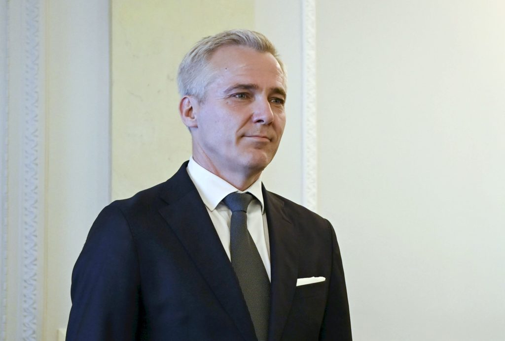 Suomen hallitus vieroksuu vastuunjakoa turvapaikkapolitiikassa, vaikka ...