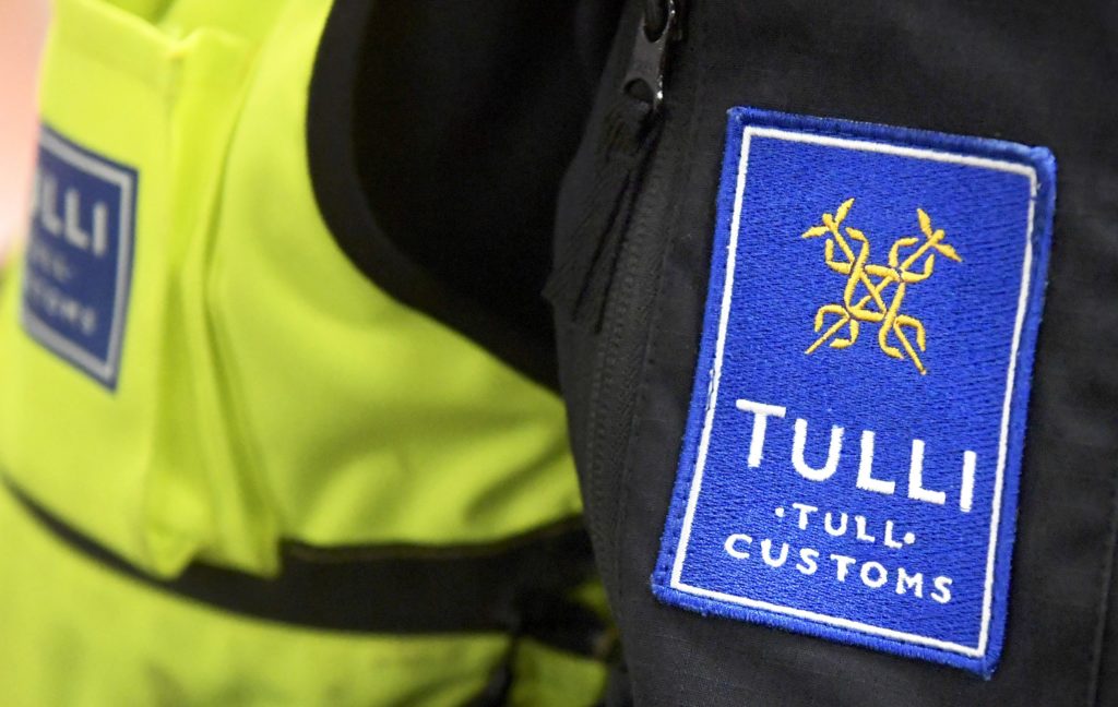 Tulli: Älä tilaa laittomia hyönteismyrkkyjä - Suomenmaa.fi