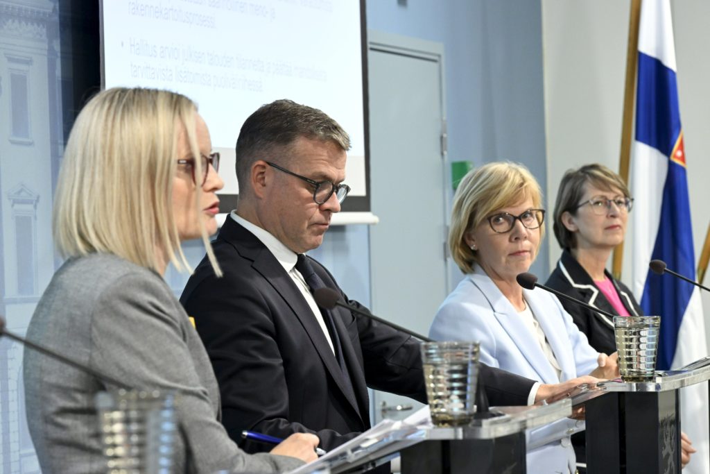 Hallitus leikkaa ilman puudutusta - Suomenmaa.fi