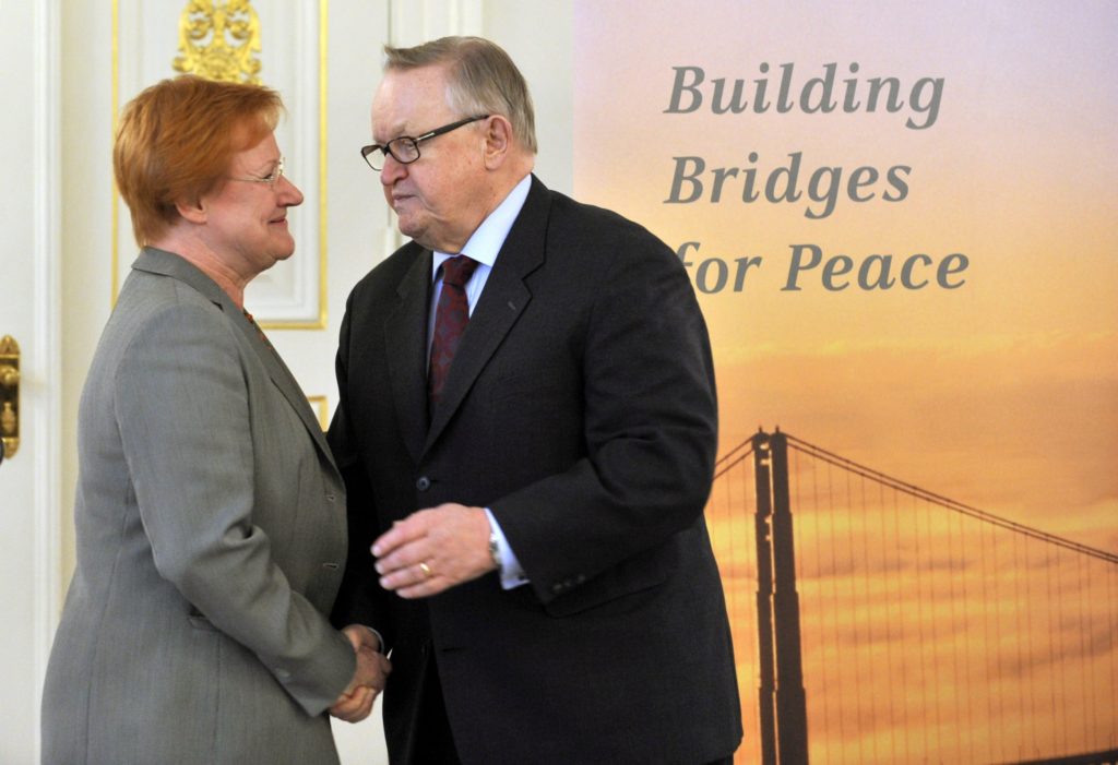 Presidentti Halonen Ahtisaaresta: Tätä työtä maailman kansat ...