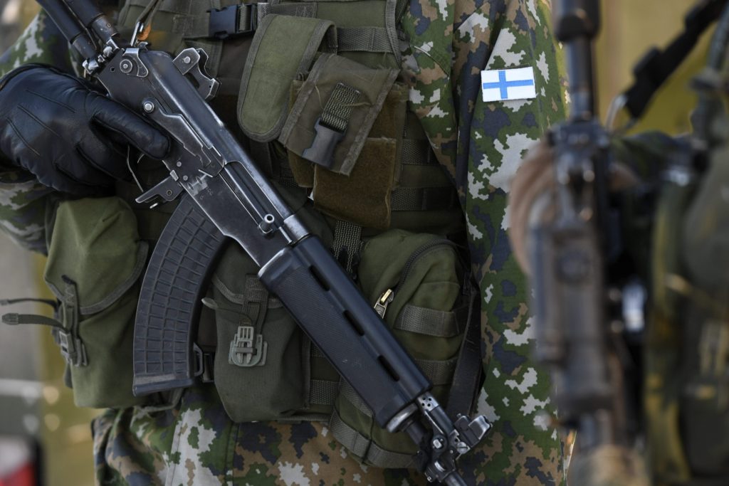 Porin prikaatin varusmies kuoli maastoauton suistuttua ojaan – kolme ...