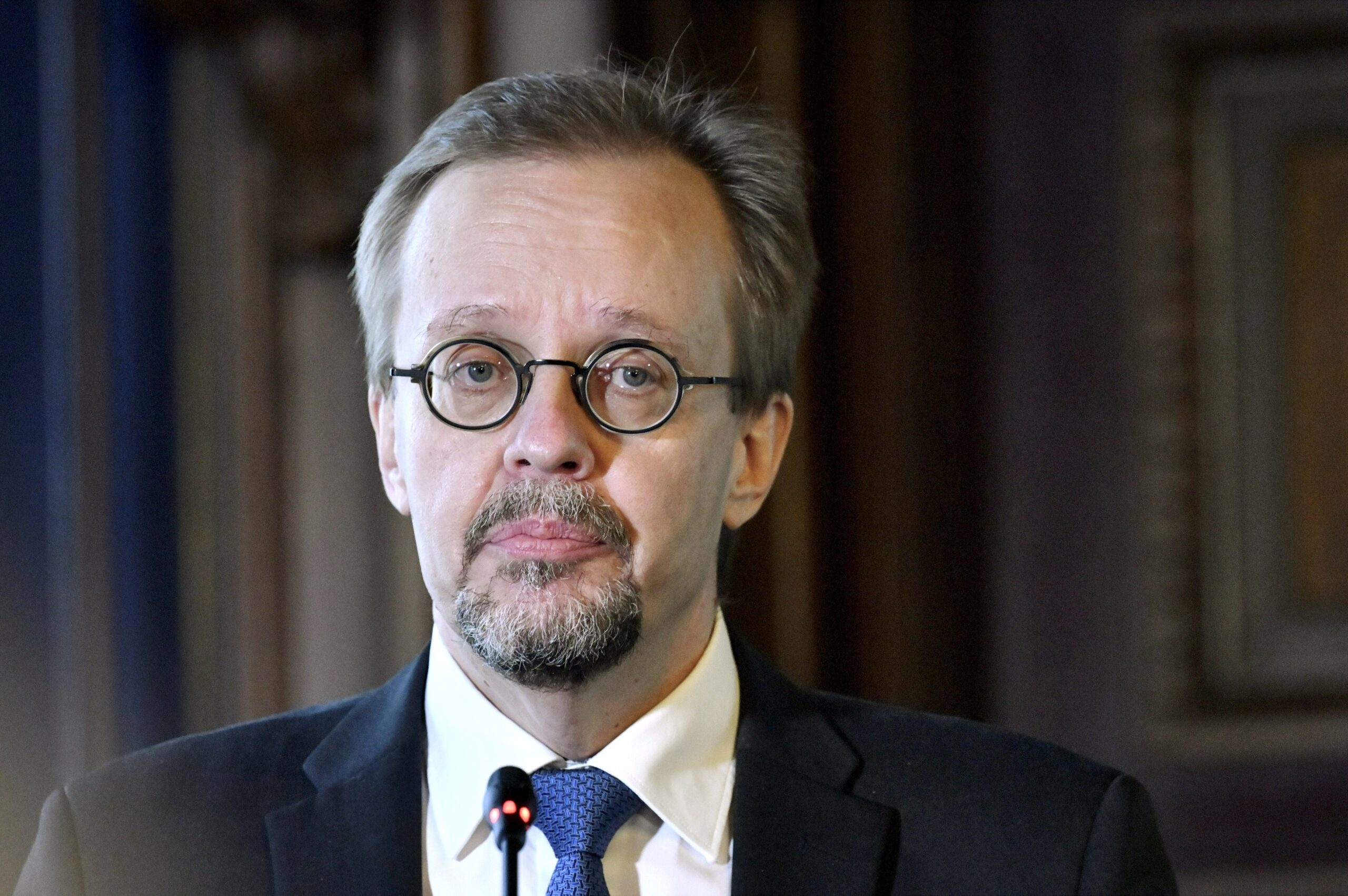 Suomen Valkoisen Ruusun suurristi korkeimman oikeuden presidentti Tatu ...