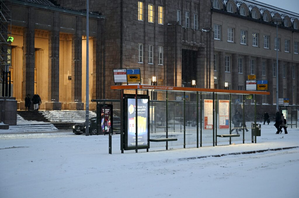 Poliittiset lakot jatkuvat torstaina teollisuudessa, satamissa ja ...