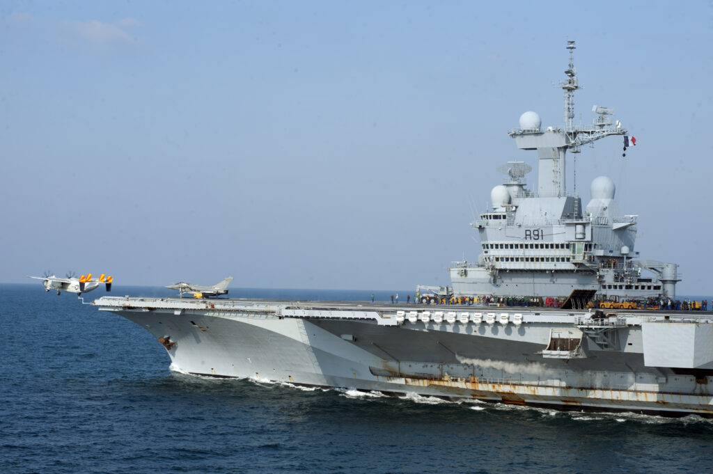 Nato-amiraali povaa meritaisteluita: Vihollinen "haluaa tuhota meidät ...