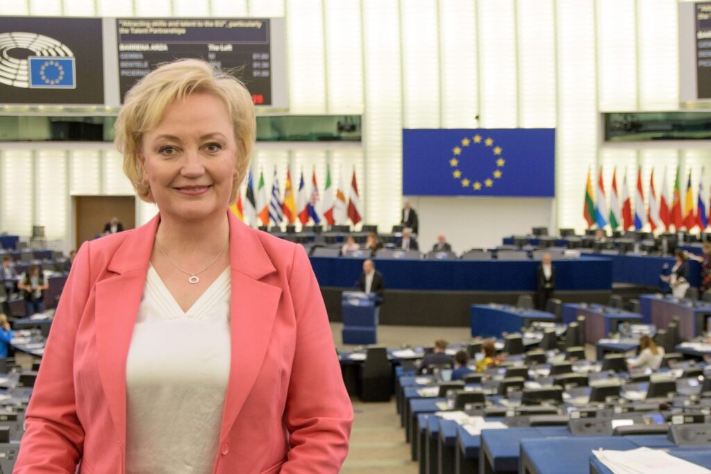 Elsi Katainen haluaa jatkaa ruoka- ja metsämeppinä – "Rakentamani ...