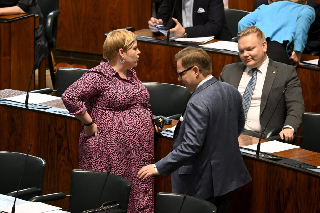 Eduskunta äänesti keskustan ja Liike Nytin välikysymyksestä – Hallitus ...