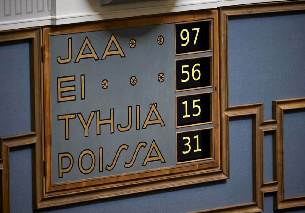 Hallitus sai eduskunnan luottamuksen välikysymysäänestyksessä ...