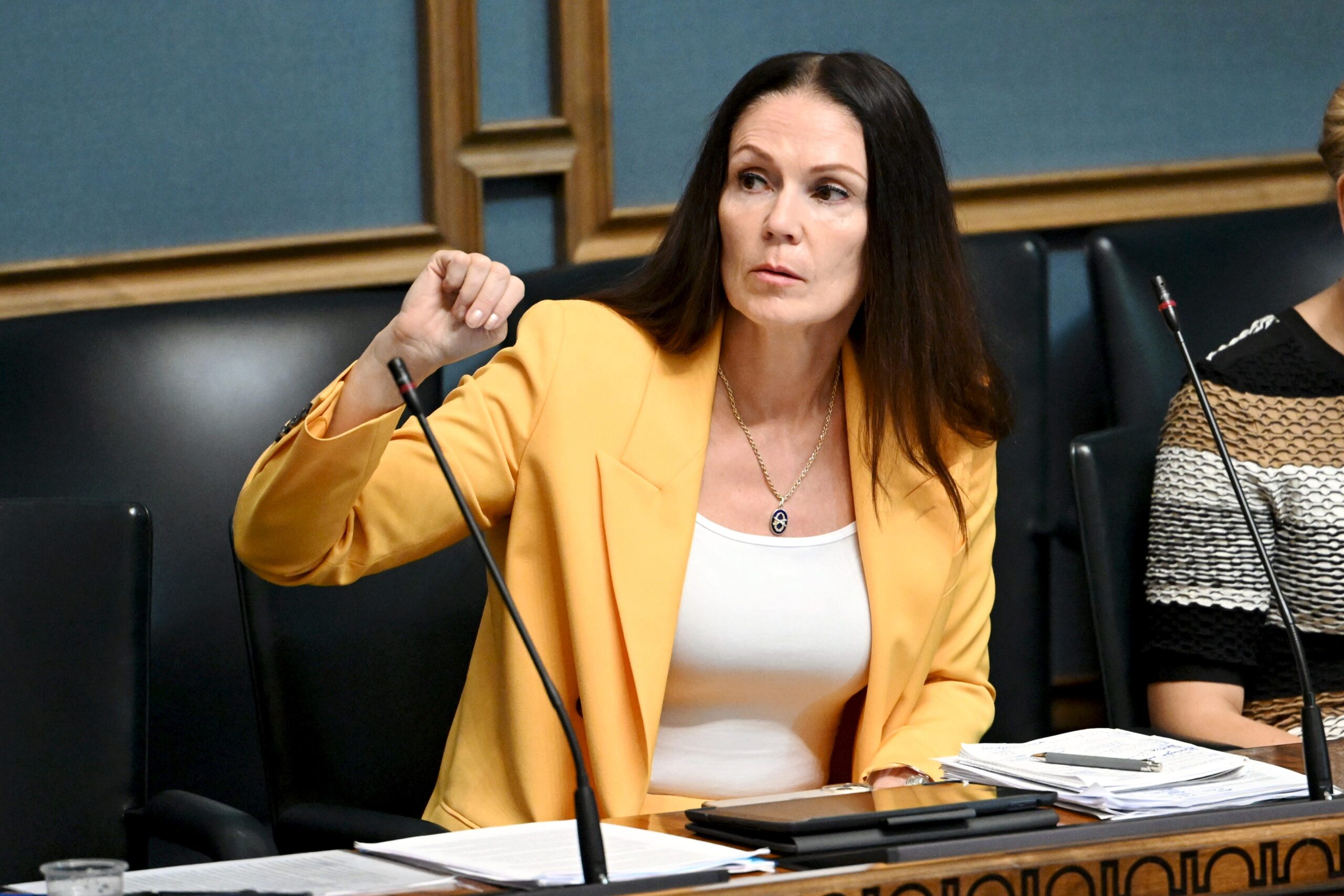 Lulu Ranne kiisti taas 112-ongelmat – ministerin ”rätingit” eivät ...