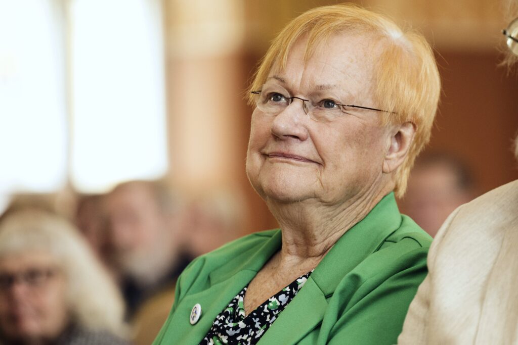 Tarja Halonen ei osallistu Linnan juhliin - Suomenmaa.fi
