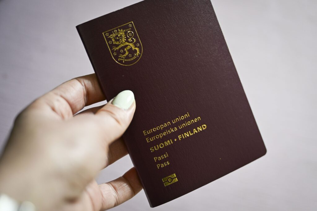 Hallitus esittää tiukennuksia Suomen kansalaisuuden saamiseen ...