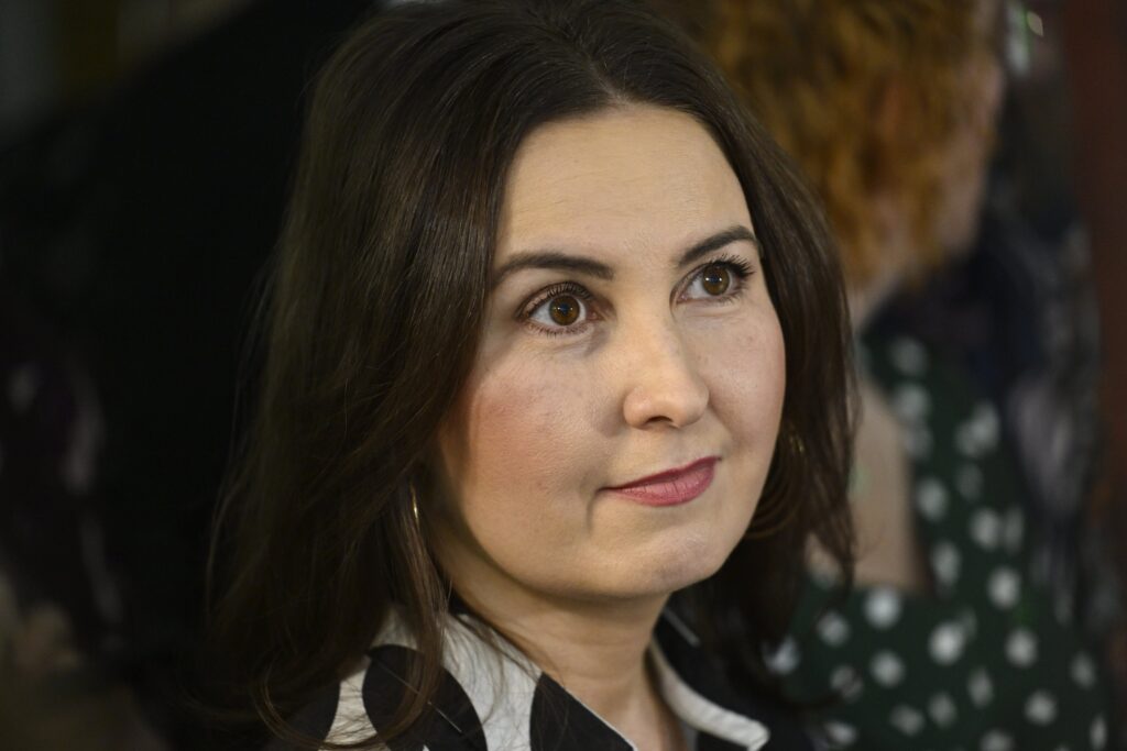 "Yhä useamman suomalaisen katse kohdistuu keskustaan," Eeva Kalli ...
