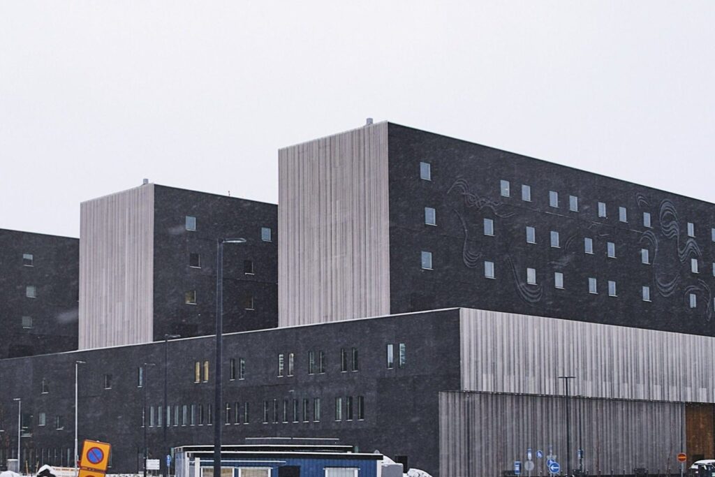 Lama-ajan pääministeri piiskaa suomalaisia uudistuksiin - Suomenmaa.fi