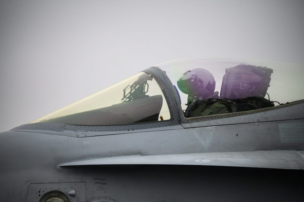 Ilmavoimat: Hornet-esitykset jatkuvat – Pirkkalassa esiintyy ...