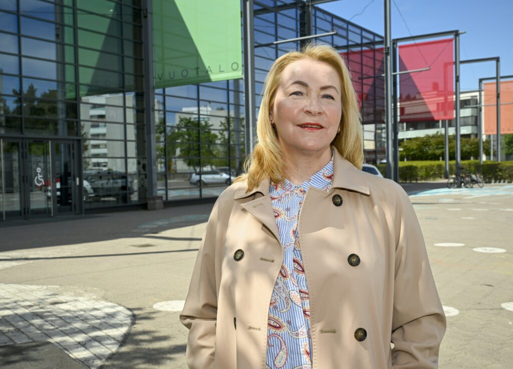Suomalainen matkatoimisto vie turisteja lomalle Afganistaniin ...
