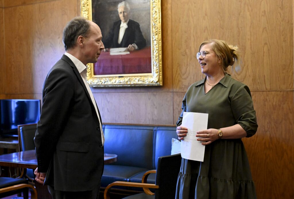 Uusi kansanedustaja aloitti eduskunnassa - Suomenmaa.fi