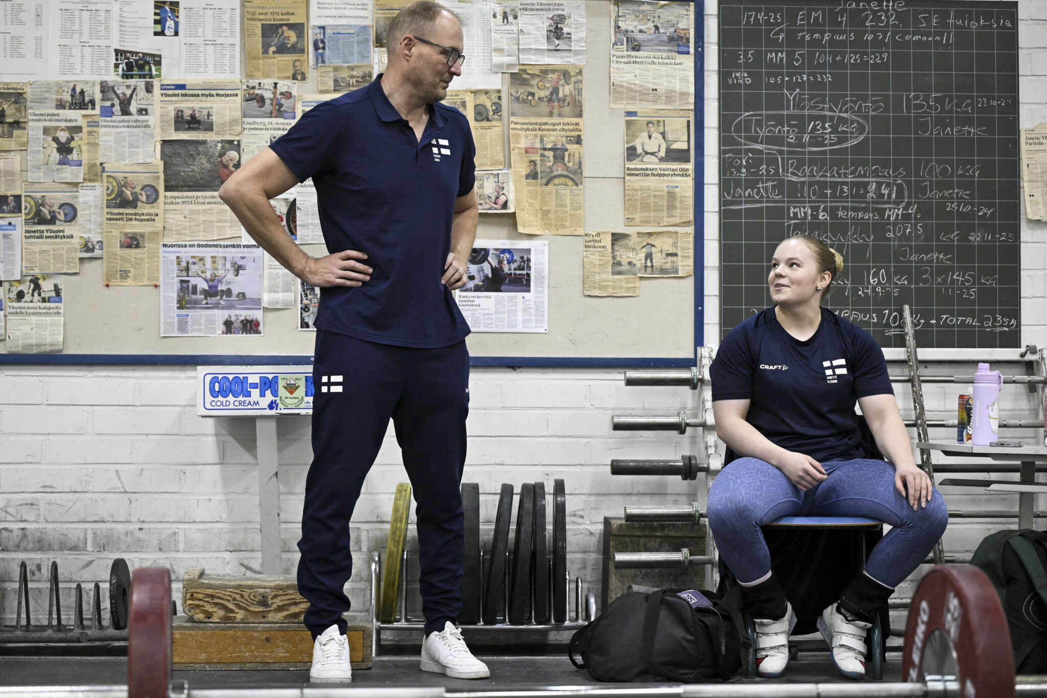Suomen painonnostajalupaus Janette Ylisoini viihtyy raudan kimpussa ...