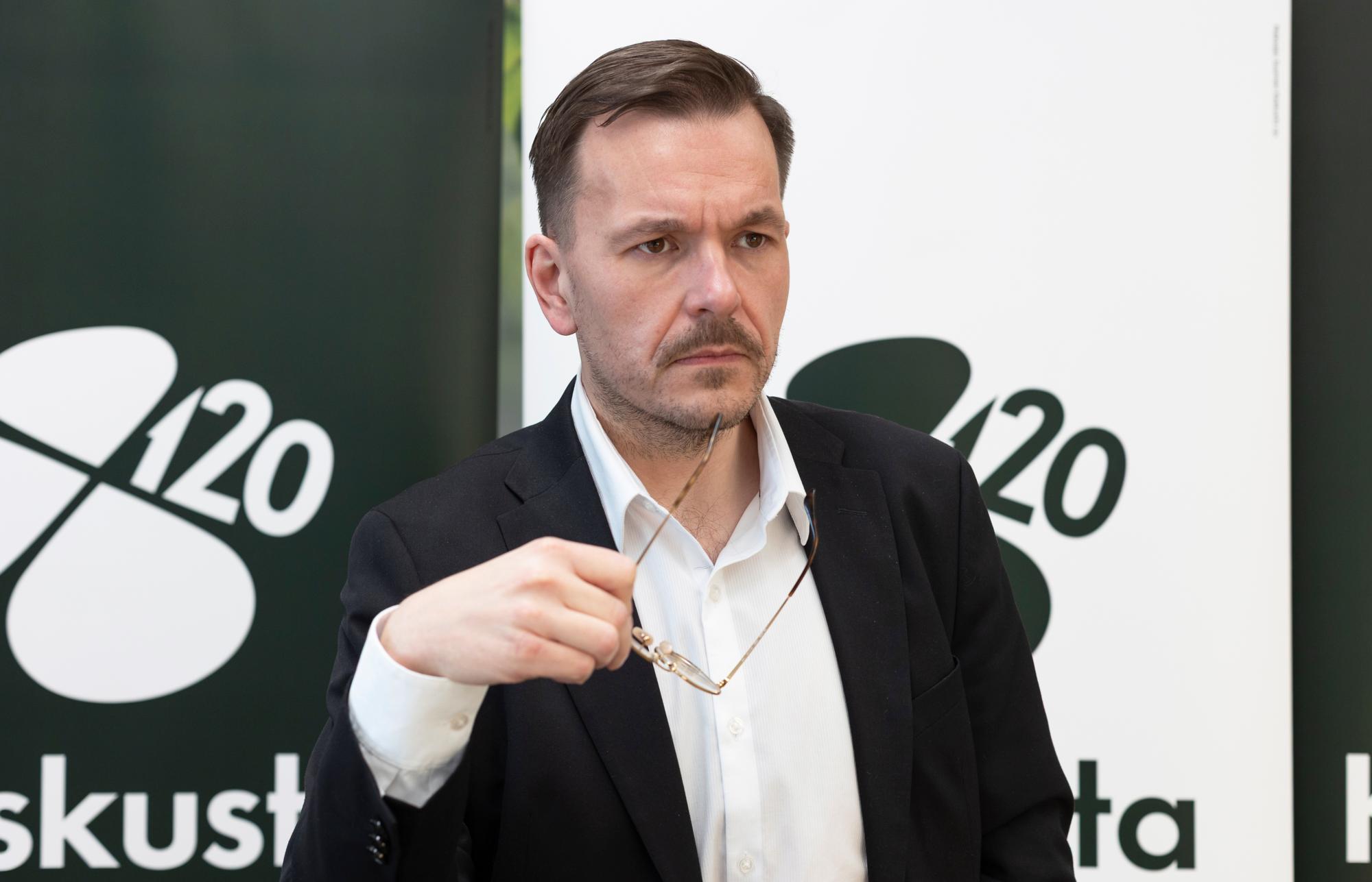 Keskustan Siika-aho vaatii kokoomusta panemaan koijarit kuriin ...