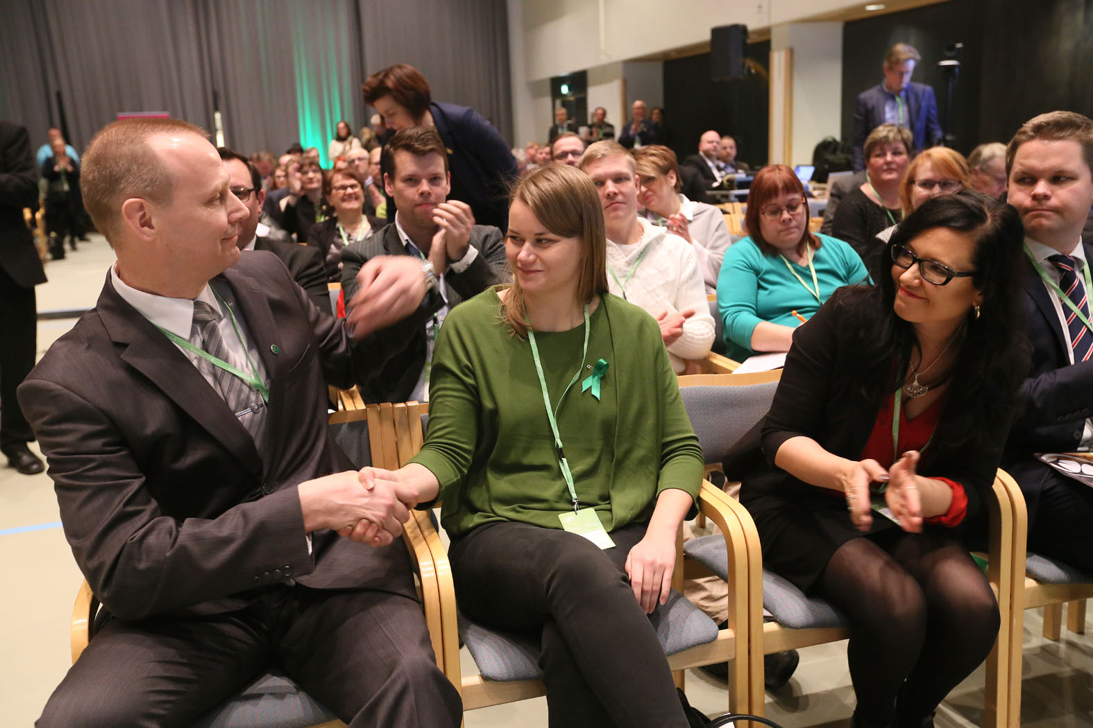 Keskustan puoluevaltuuston puheenjohtajaksi Antti Kivelä ...