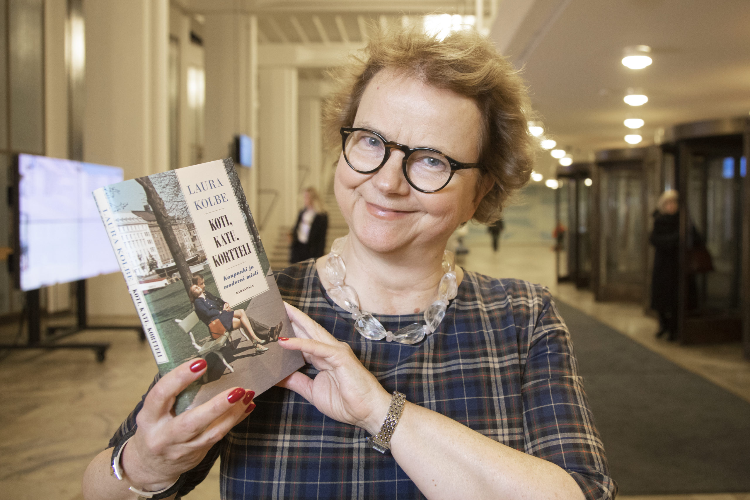 Laura Kolbe haluaa lopettaa vastakkainasettelun – "Me olemme sekä että ...