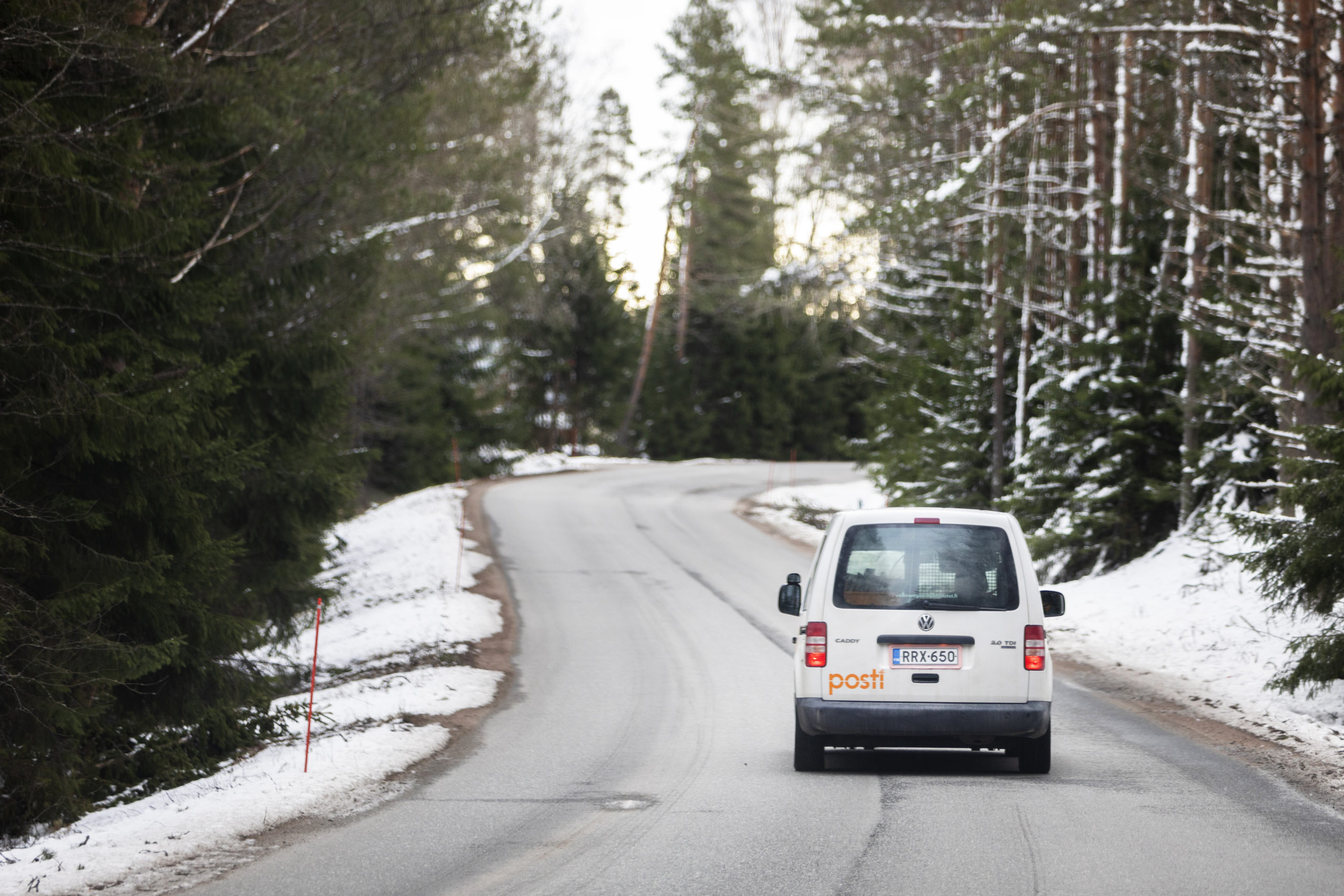 Kirjepostin jakelu harvenee kautta maan – mutta miksi Postin pitää ...