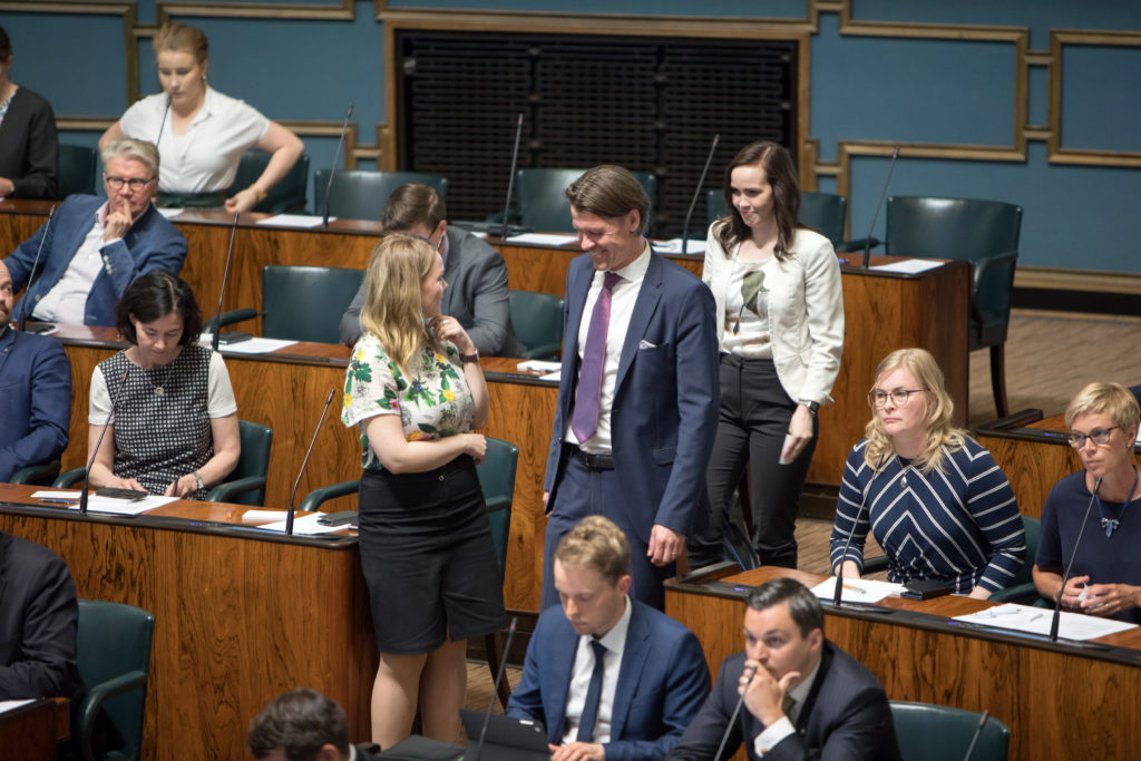 Vihreiden Iiris Suomela eduskunnan feministiryhmän puheenjohtajaksi ...