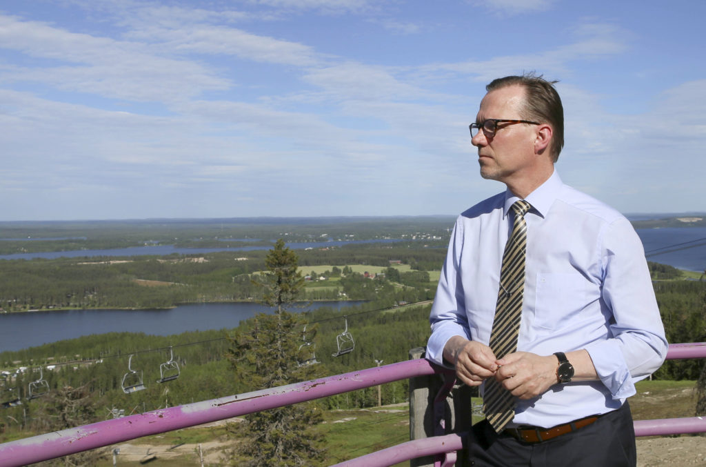 Timo Korhonen tippui eduskunnasta ja joutui sydänleikkaukseen ...