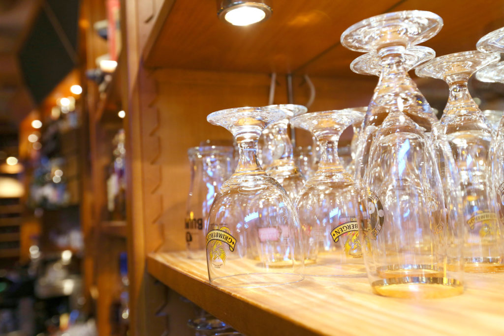 Viinaa saa yhä useammasta paikasta – "Isoissa ostoskeskuksissa saattaa ...